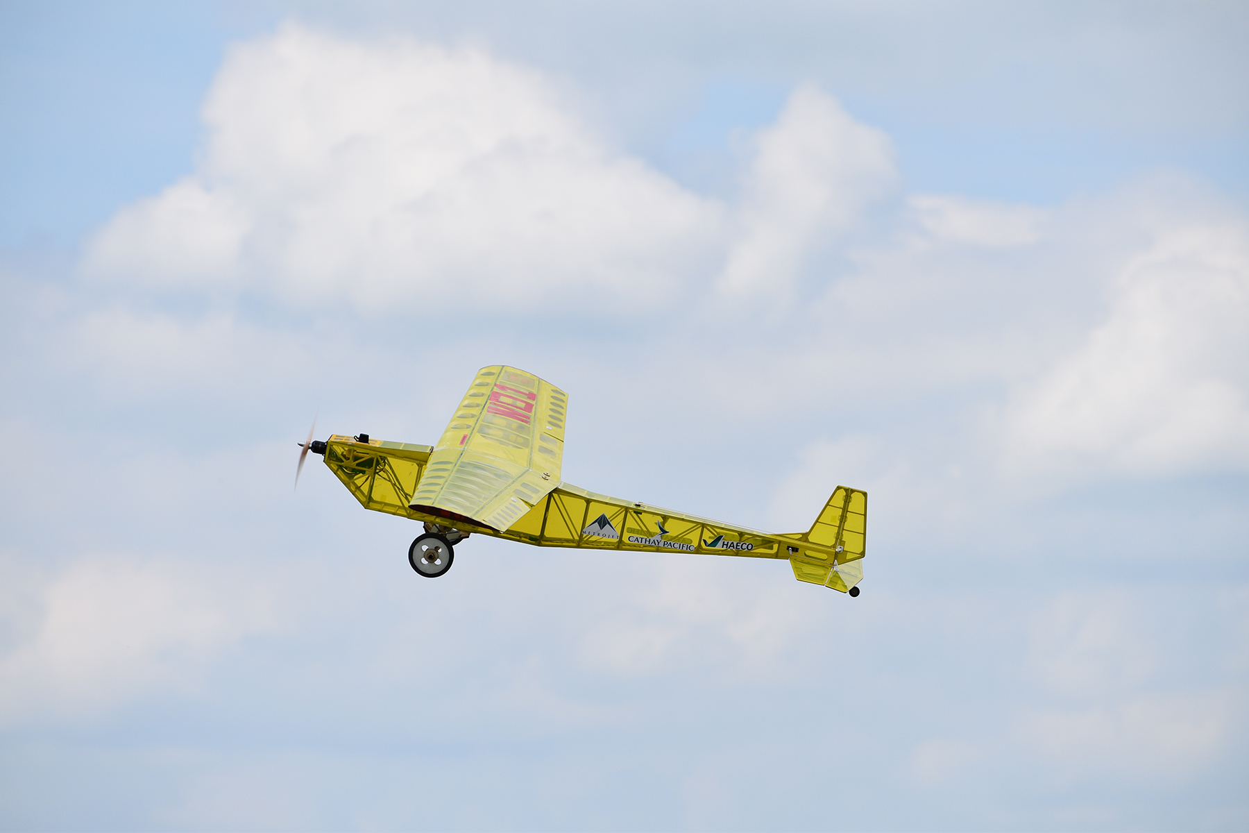METROJET SPONSORS HKU ENGINEERING STUDENTS ON MODEL AIRCRAFT ...